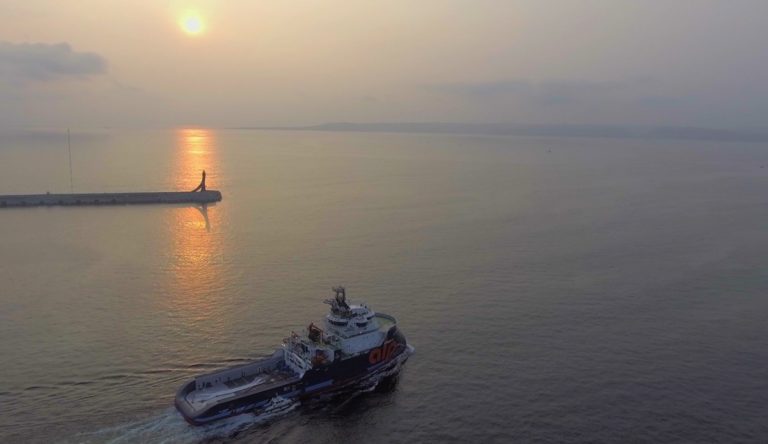 BEAST Mode: New Long-Haul Tug 'ALP Striker' Delivers Huge 310 Ton ...