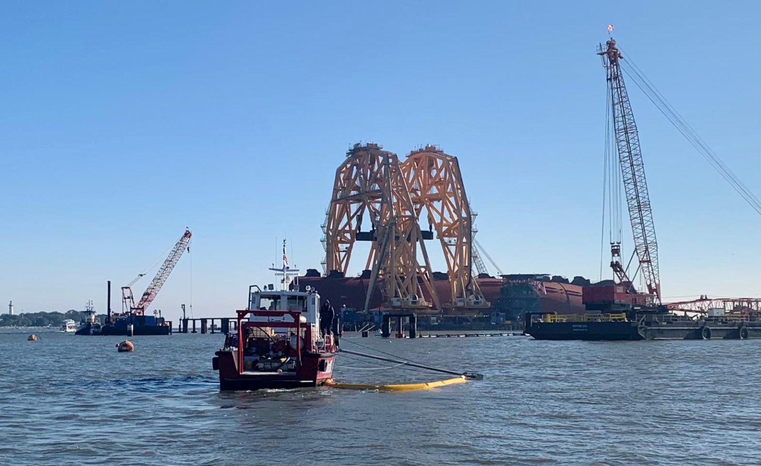 Crews Start Cutting Second Section of Golden Ray