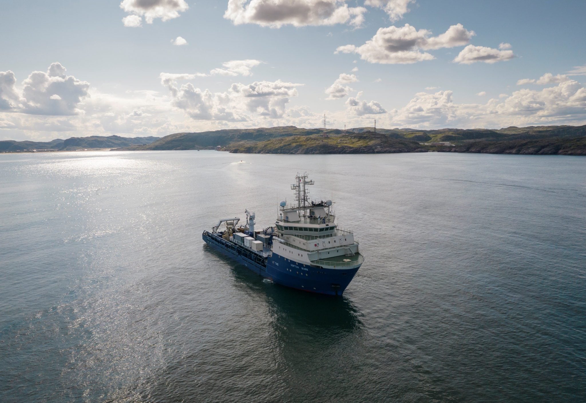 Russia Starts Arctic Cable Laying Project