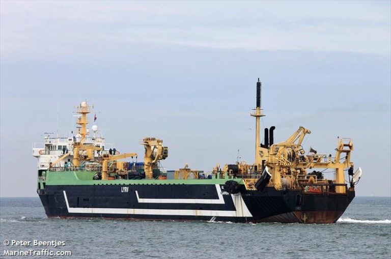 Super Trawler Sheds Over 100,000 Dead Fish Into Atlantic Ocean