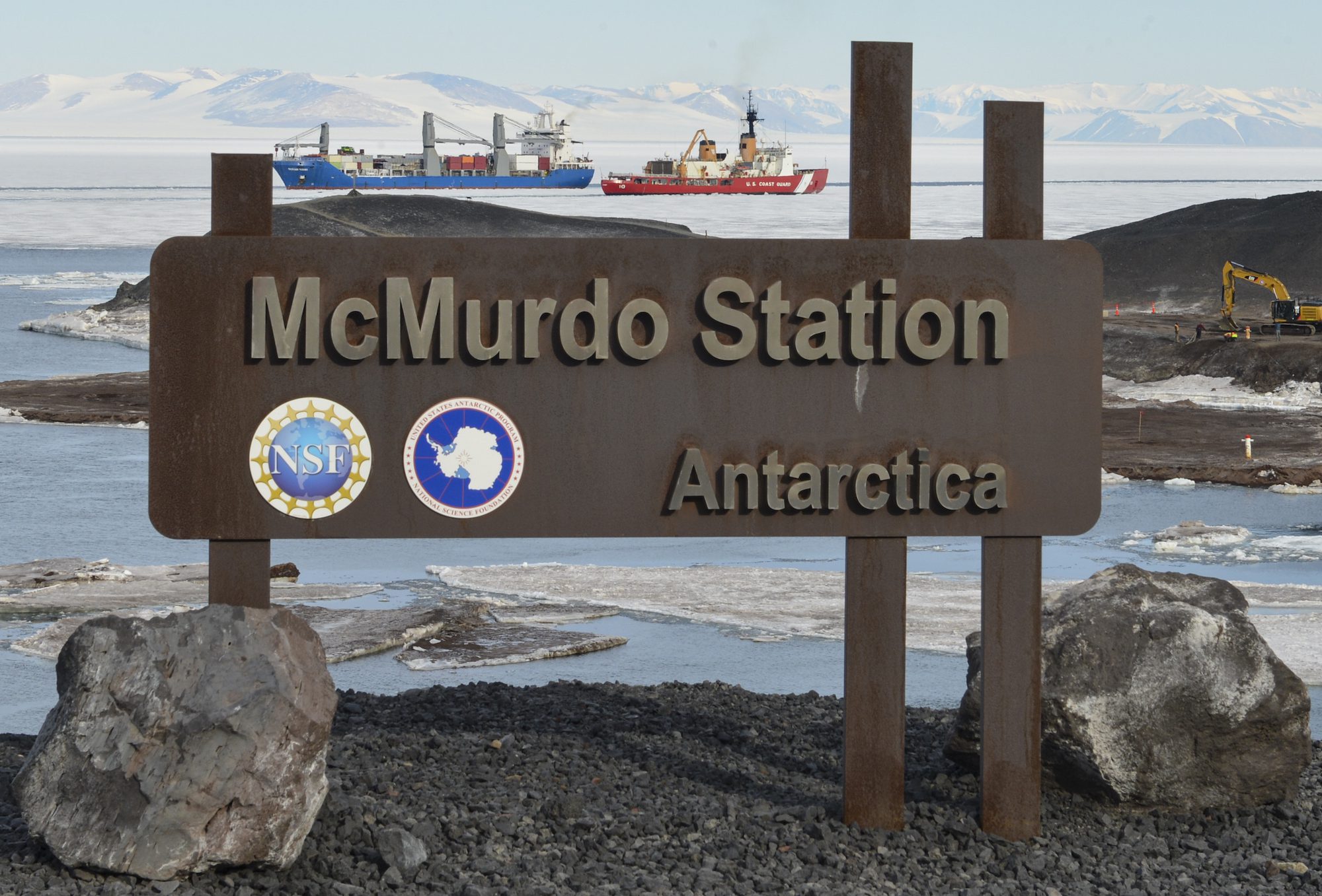 Photos: U.S. Coast Guard Icebreaker Reaches Antarctica's McMurdo Station