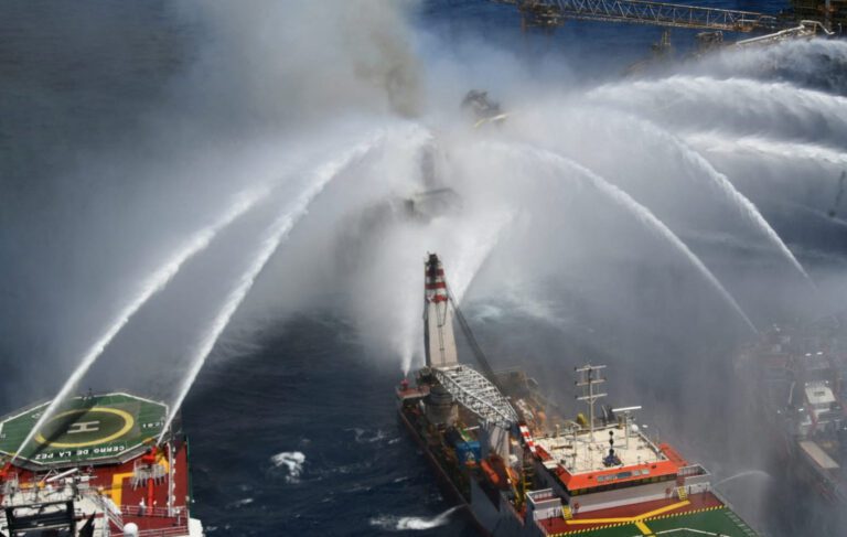 Large Oil Spill Reported Near Site of Pemex Platform Blast in Gulf
