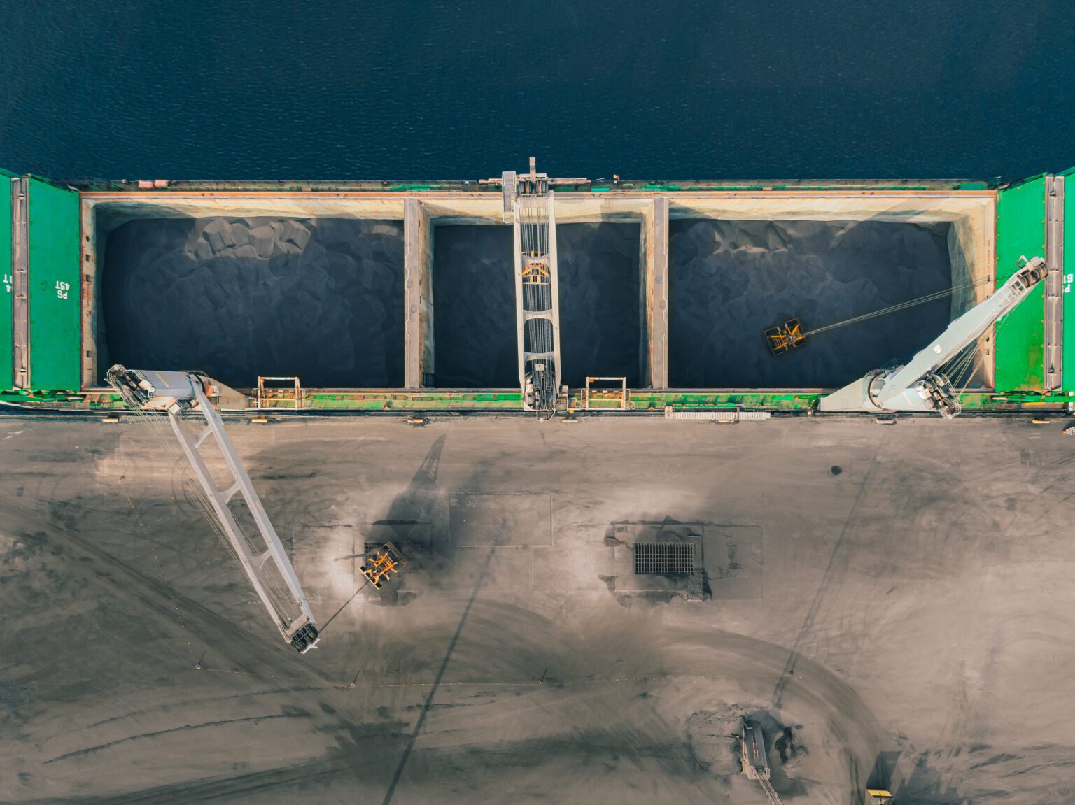 MacGregor Highly Automated Crane System Proves Optimal For ESL Shipping