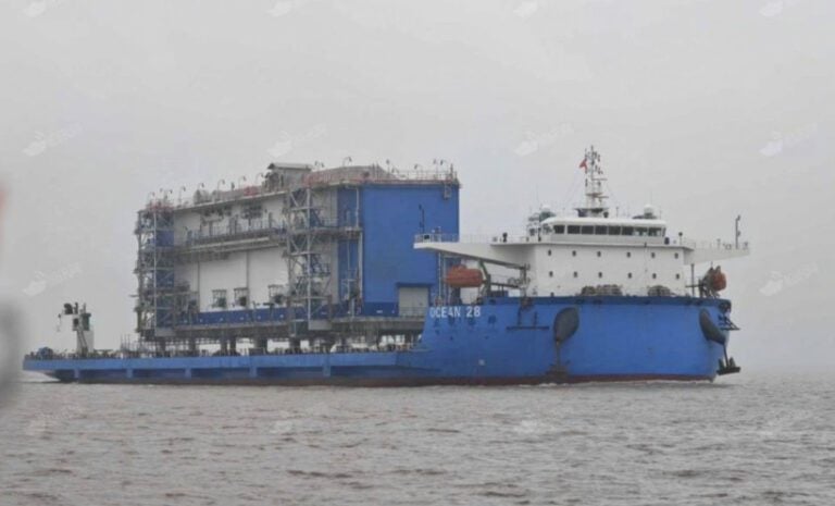 Chinese Vessels Race to Deliver Power Plant To Sanctioned Arctic LNG ...