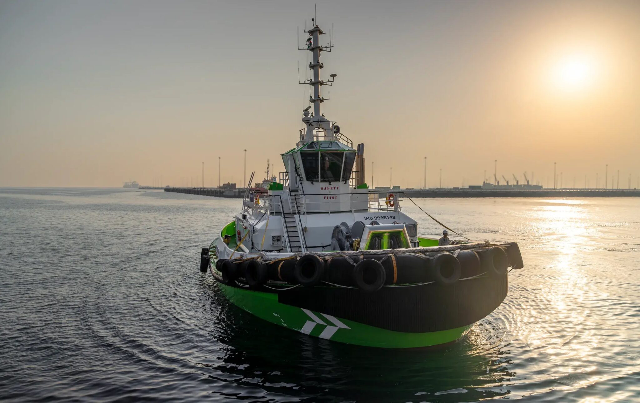 Electric Tug Achieves Guinness World Record