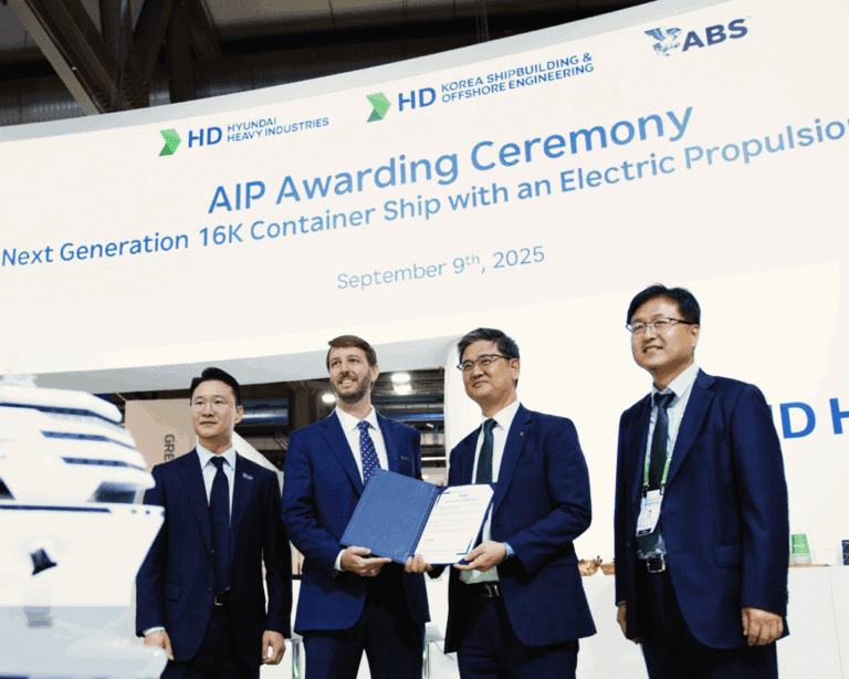 HD KSOE and HD Hyundai Secure ABS AiP for Electric-Powered 16,000 TEU ...