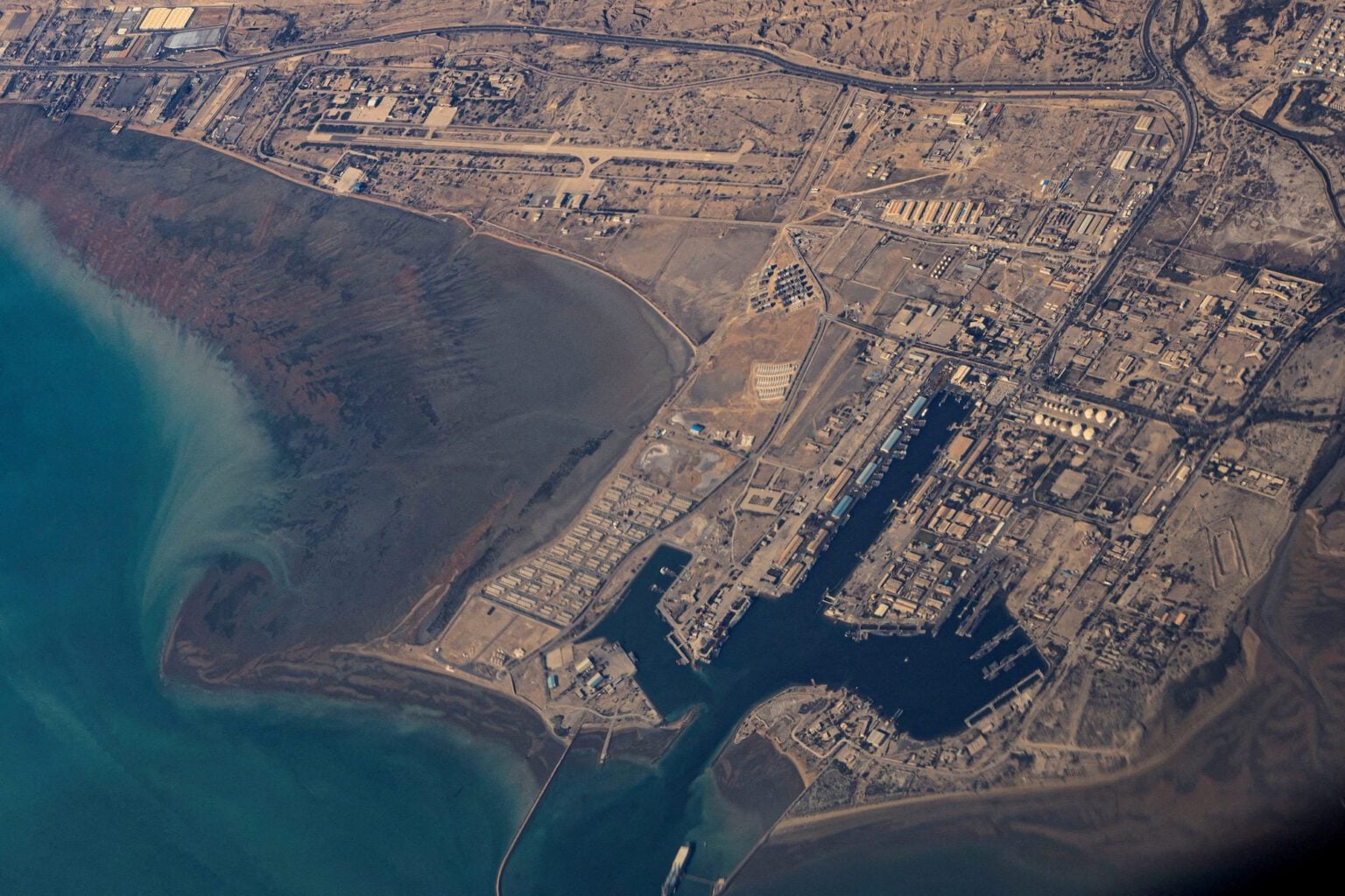 CENTCOM Warns Iranian Ports Could Be Targets | gCaptain